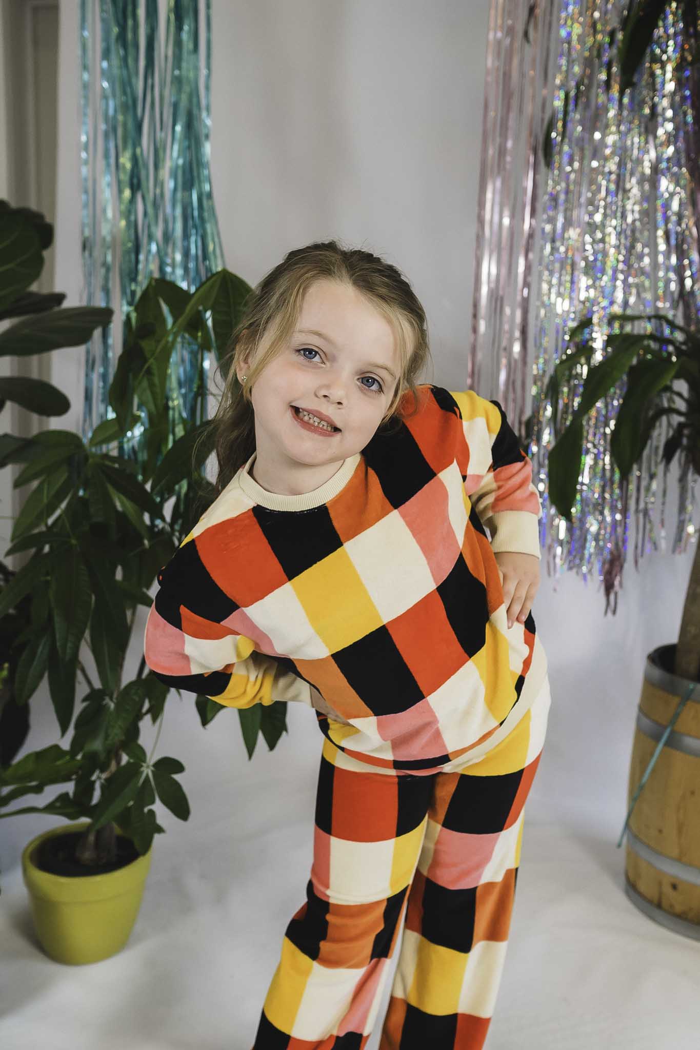 Checkers Velvet Sweater (Girl) – Bowfish Kids